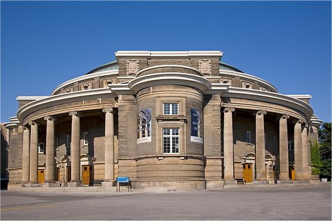 Salle d'assemblée de l'Université de Toronto / University of Toronto ...