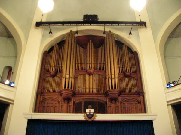 Salle d'assemblée de l'Université de Toronto / University of Toronto ...